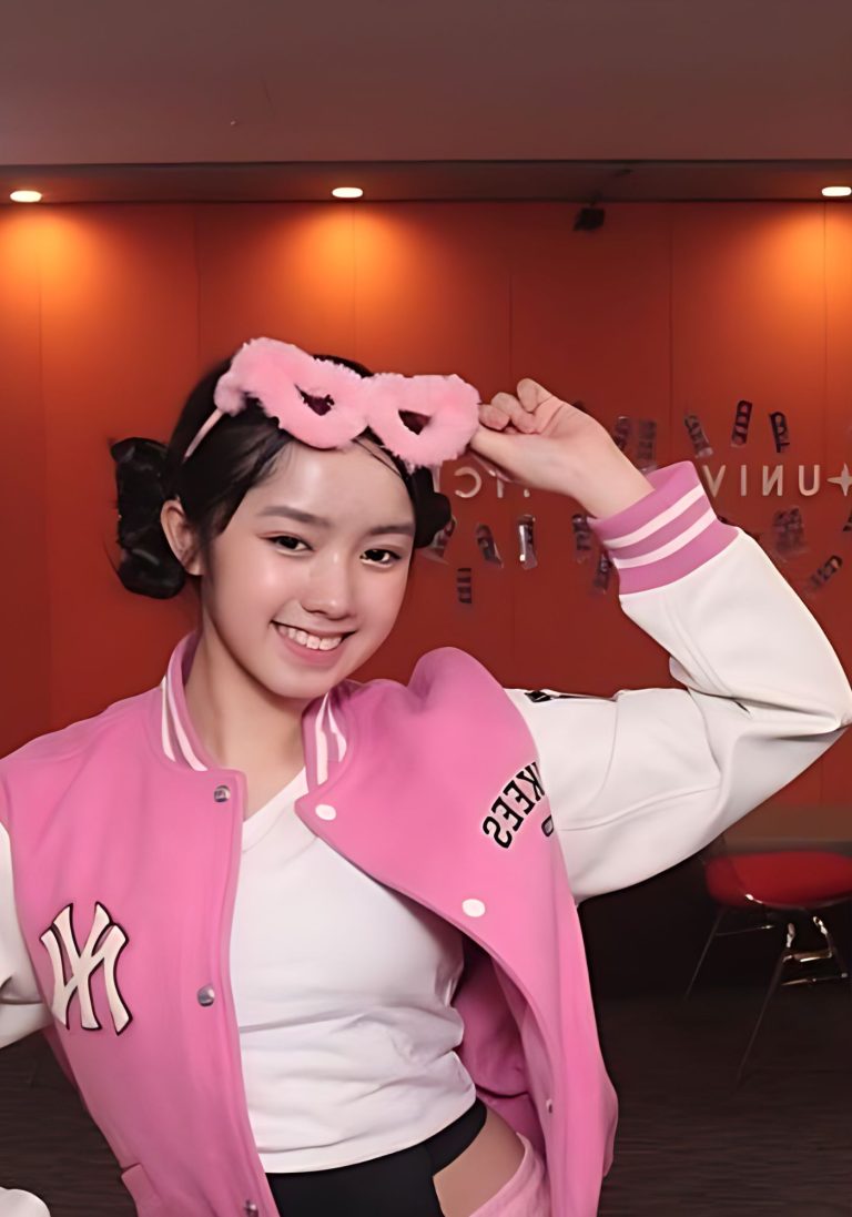 Elisia (UNIS) Profile, Age, Birthday, Height & Facts