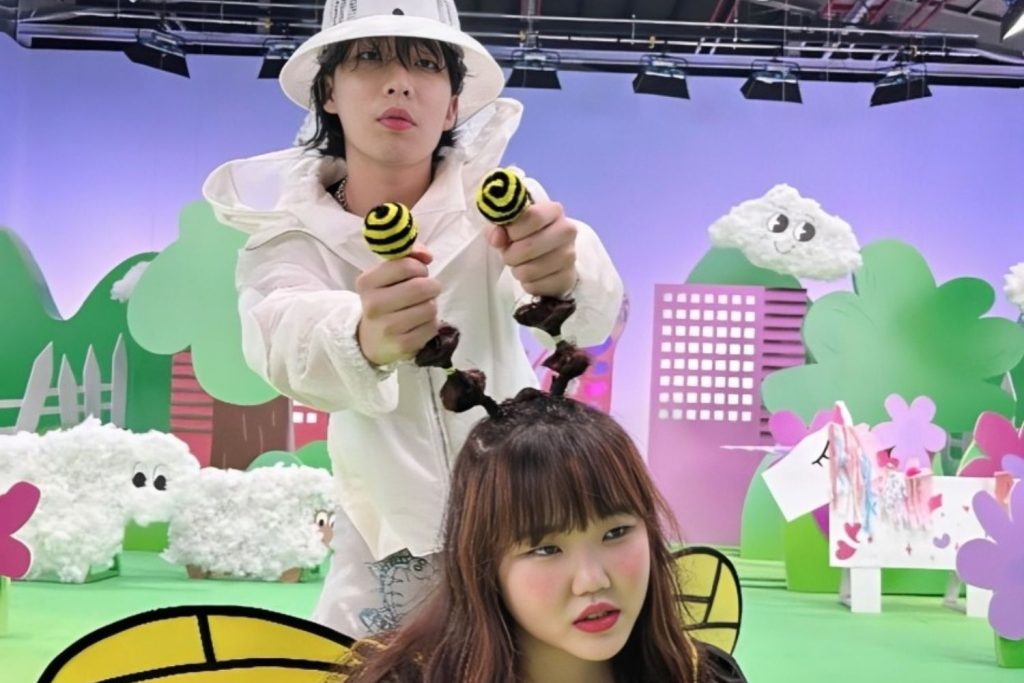 AKMU Members Profile, Ages, Heights, & (Updated Facts!)