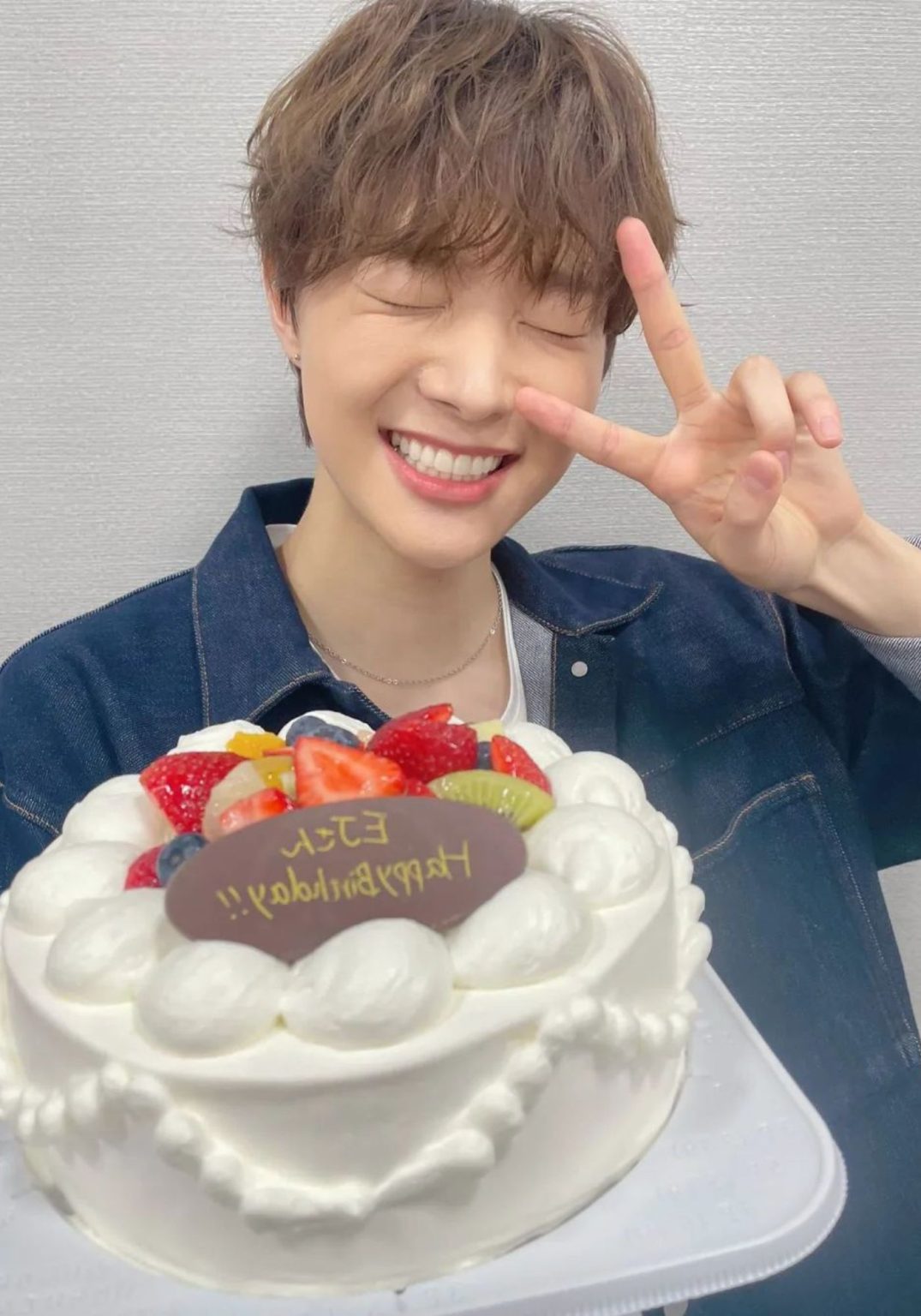 EJ (&TEAM) Profile, Age, Birthday, Height, & Facts