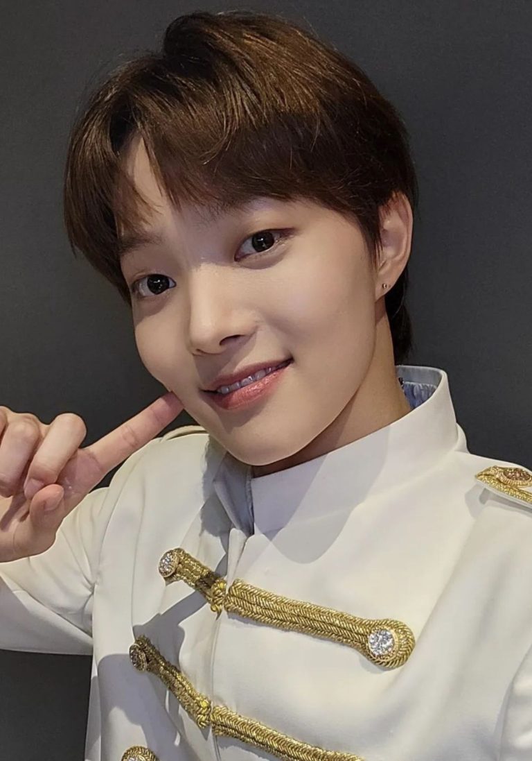 EJ (&TEAM) Profile, Age, Birthday, Height, & Facts