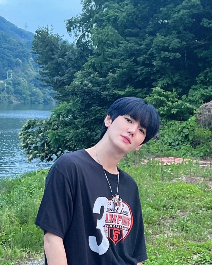 Build Up: Vocal Boy Group Survivor Contestants Profile