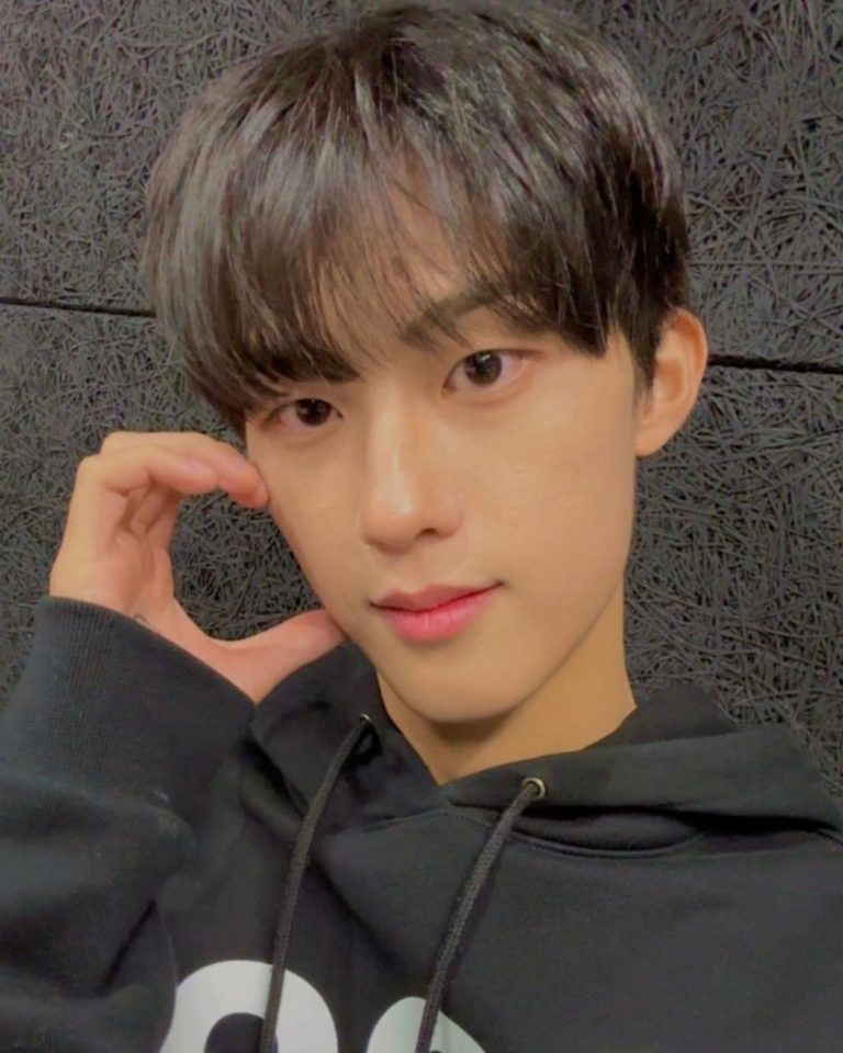 3WAY (WWW) Profile, Age, Birthday, Height, & Facts