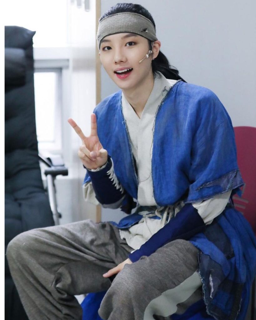 Build Up: Vocal Boy Group Survivor Contestants Profile