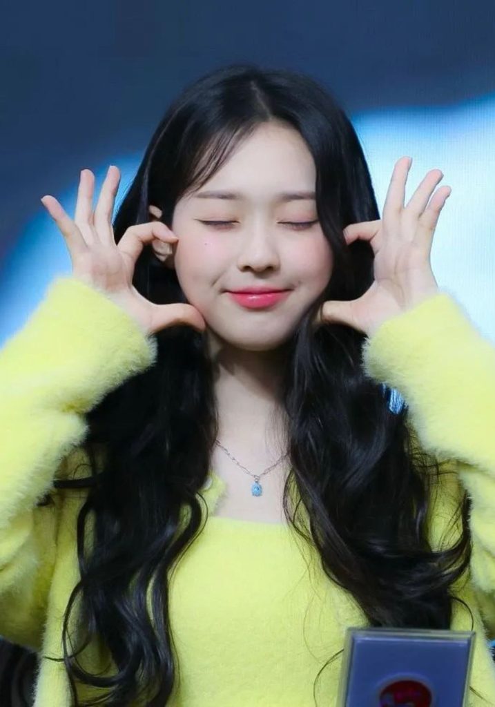 Kim Soomin (tripleS) Profile (Updated Facts!) - Kpop Singers