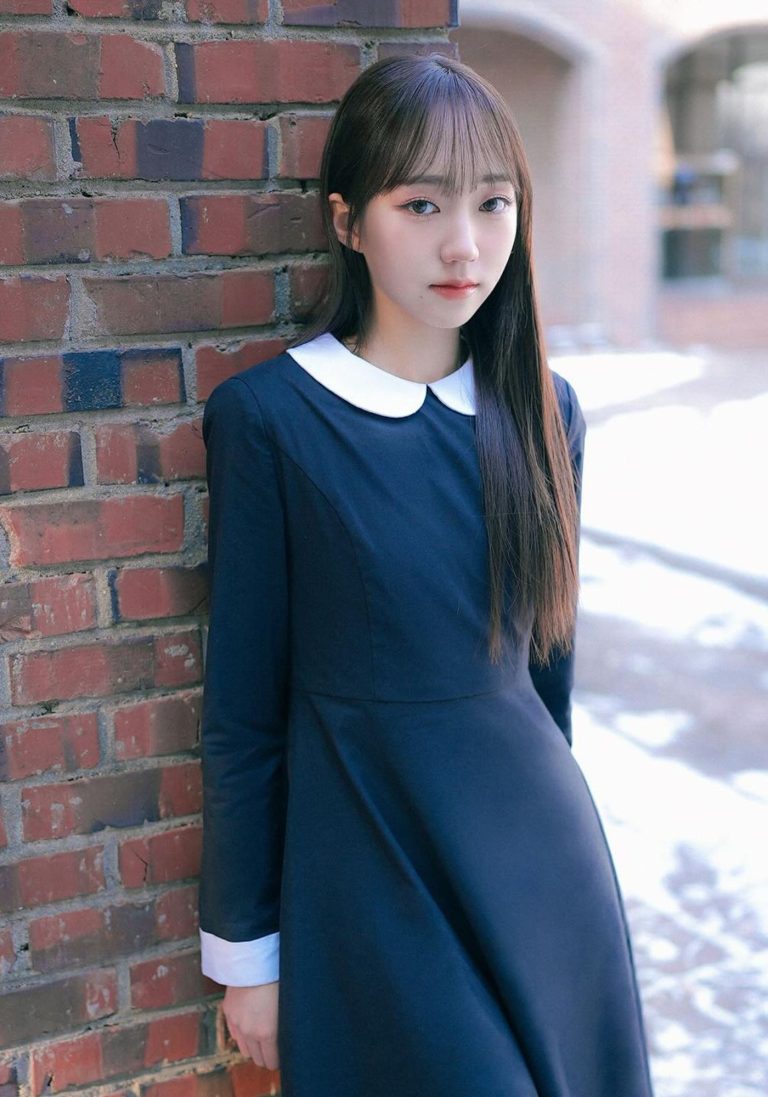 Park ShiOn (tripleS) Profile (Updated Facts!) - Kpop Singers