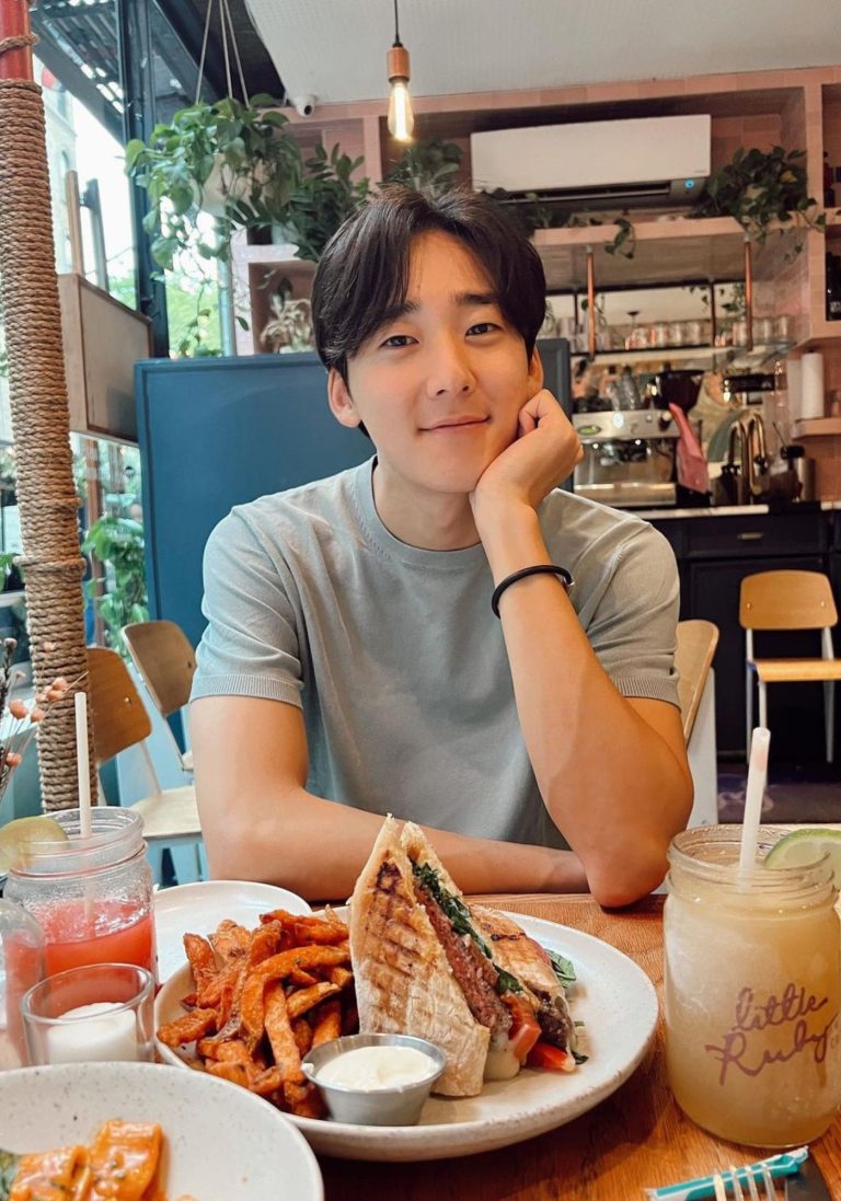 Kevin Woo Profile, Age, Birthday, Height, & (Updated Facts!)