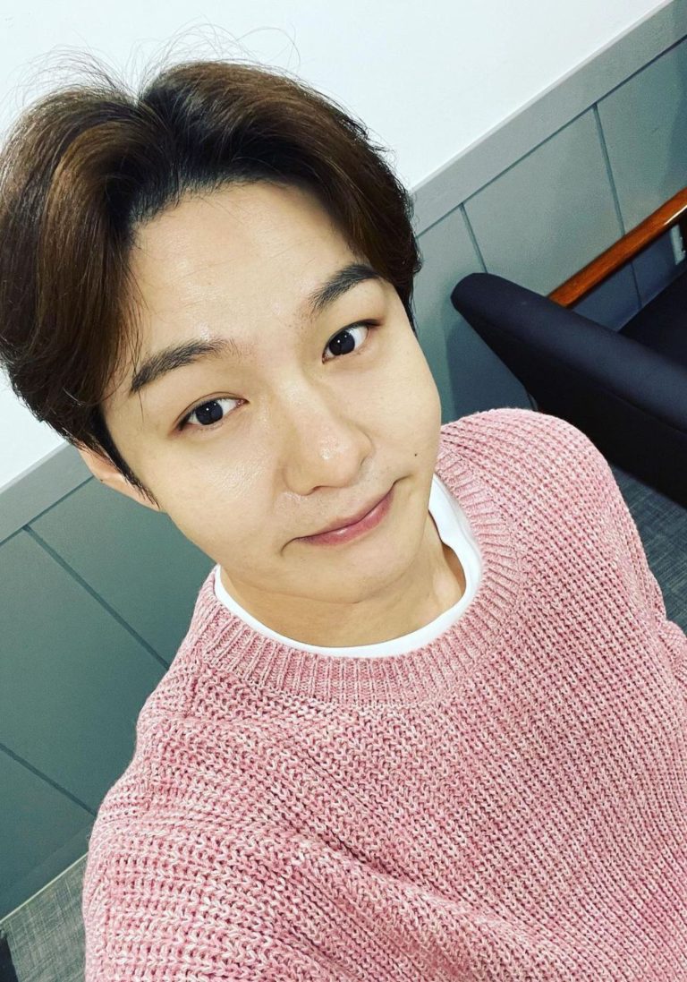 Lee Changsub (BTOB) Profile, Age, Birthday, Height, & Facts