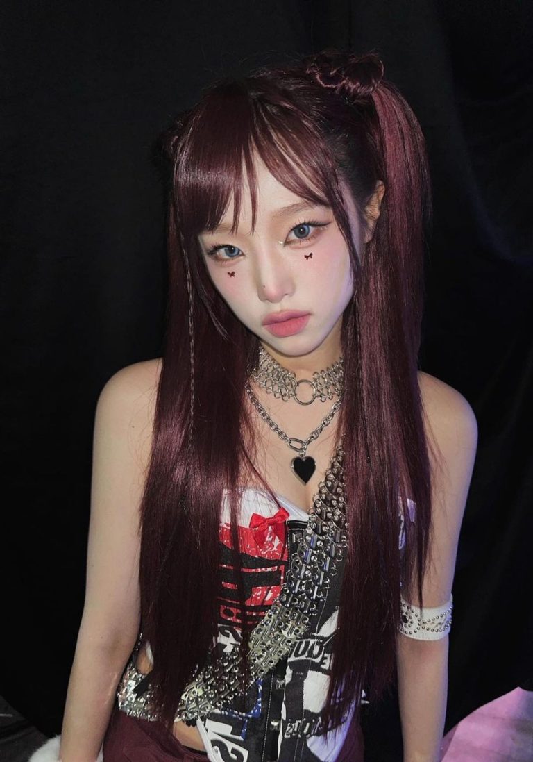 Choi Yena (IZ*ONE) Profile, Age, Birthday, Height, & Facts
