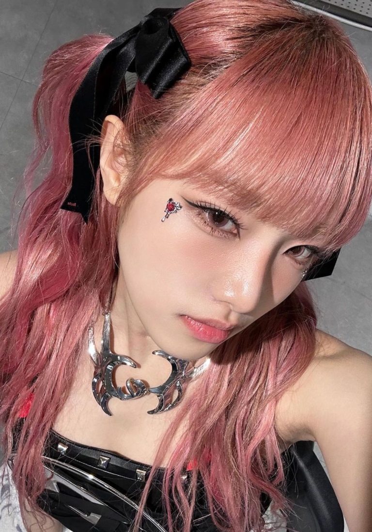 Choi Yena (IZ*ONE) Profile, Age, Birthday, Height, & Facts