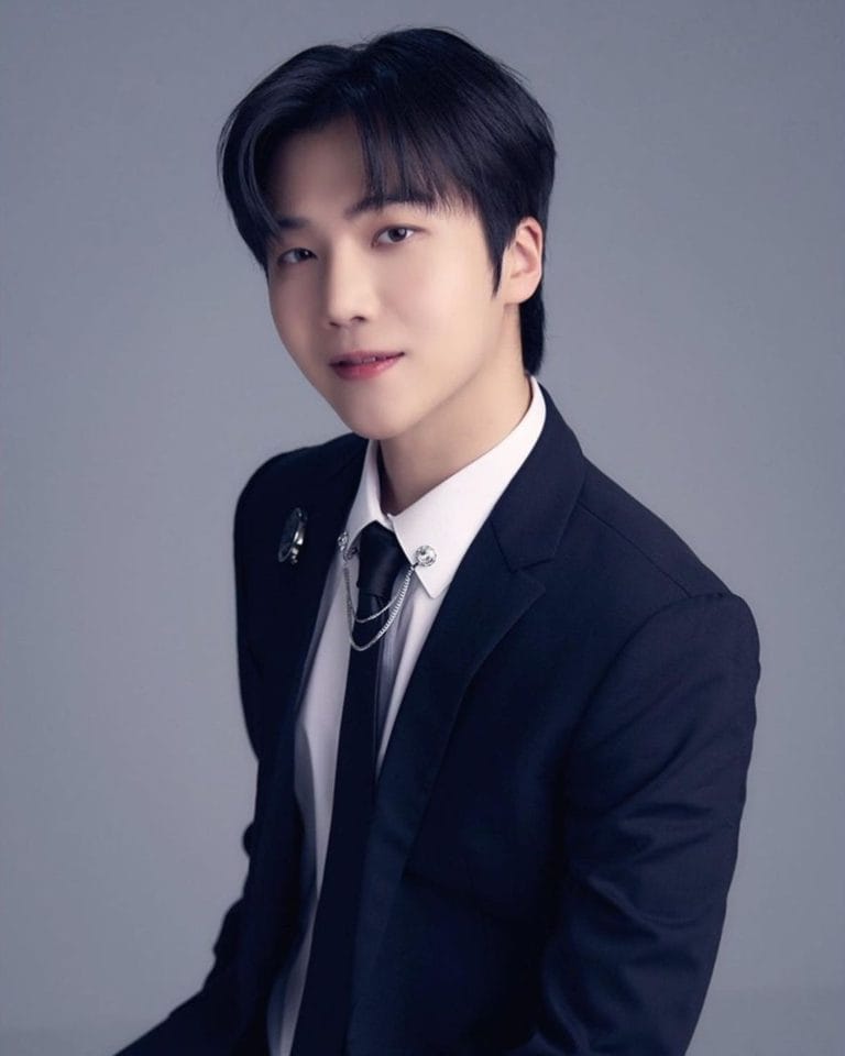 PENTAGON Members Profile, Ages, Heights, & (Updated Facts!)