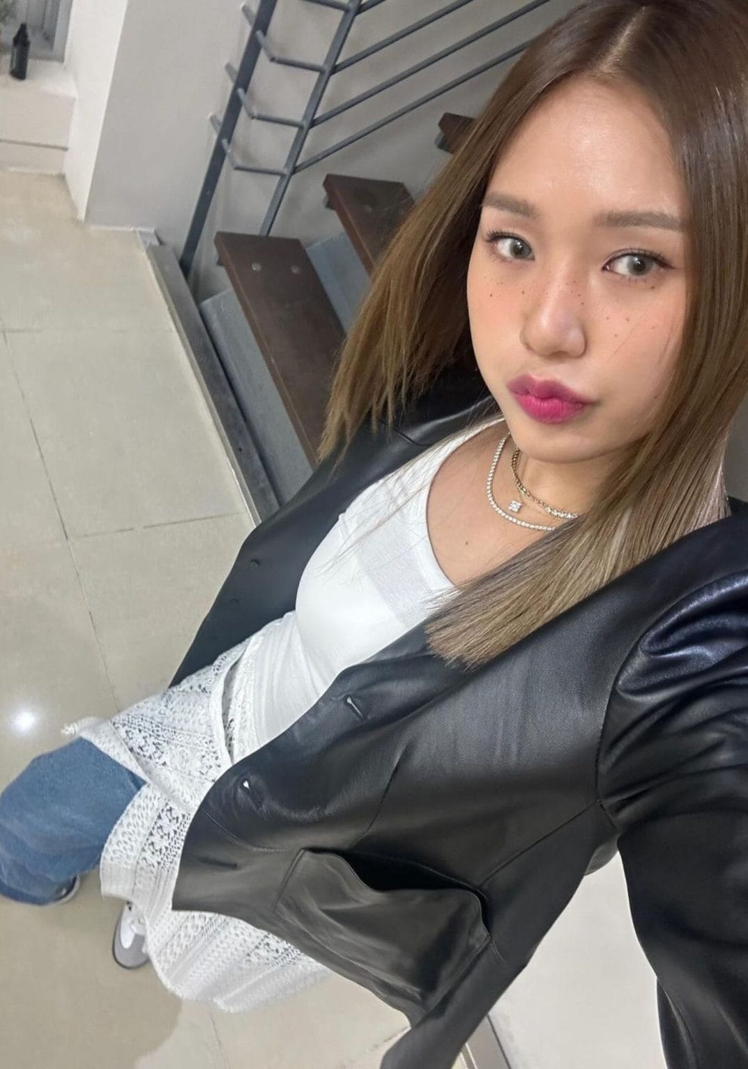 Mimi (OH MY GIRL) Profile, Age, Birthday, Height, & Facts