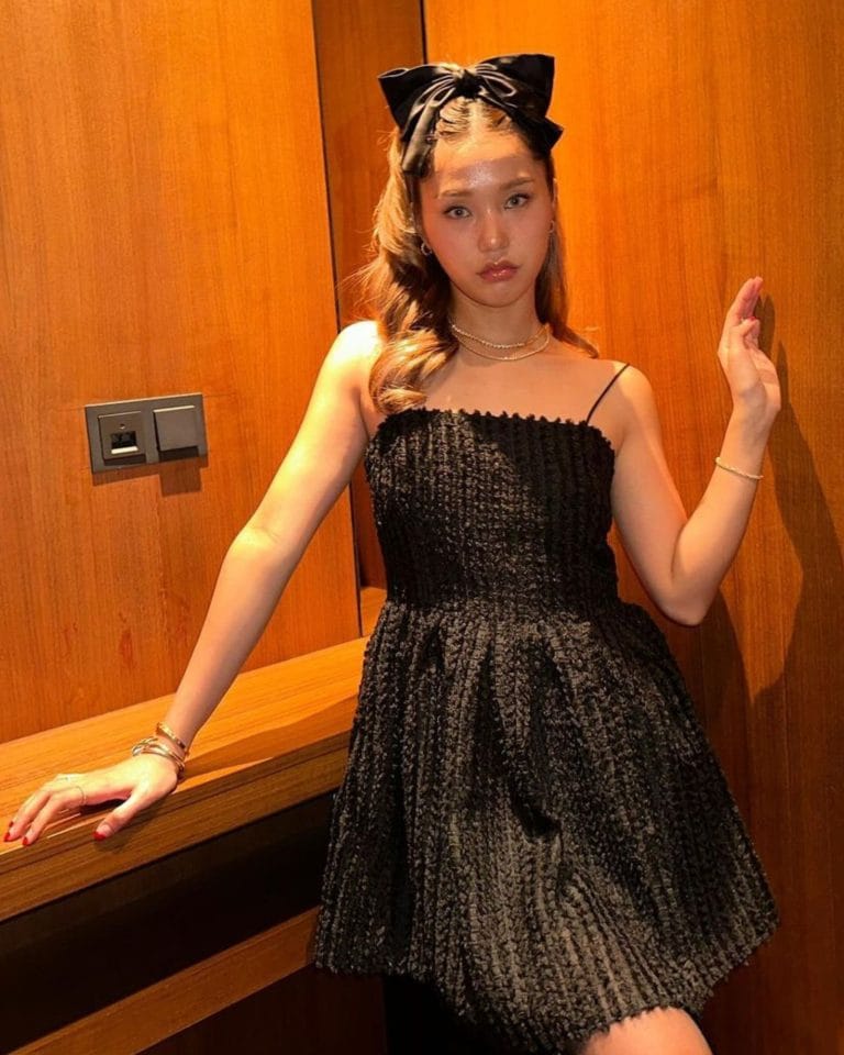 OH MY GIRL Members Profile, Ages, Heights & (Updated Facts!)