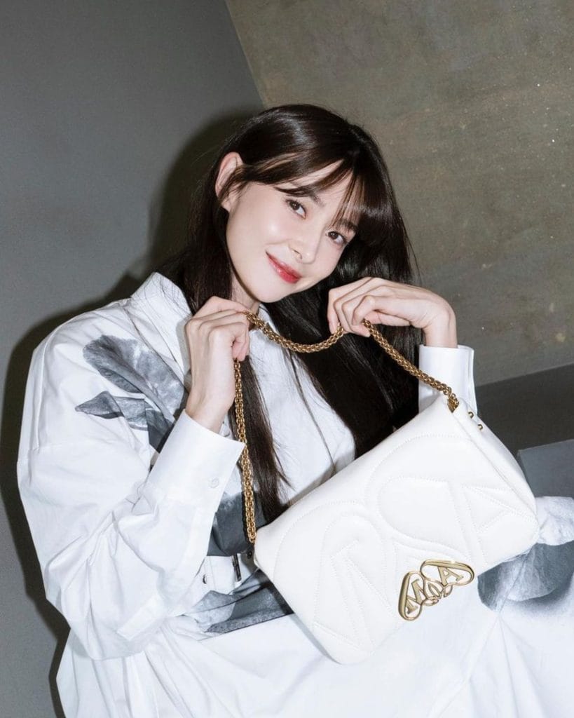 Hello Venus Members Profile, Ages & (Updated Facts!)