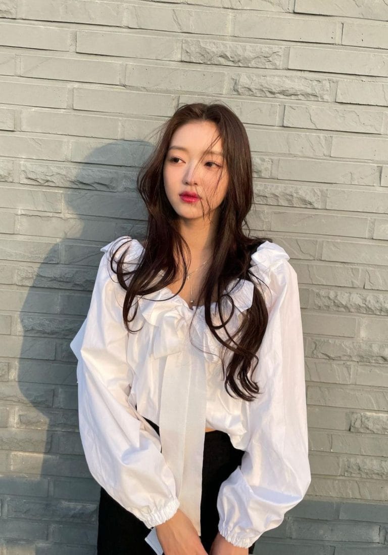 YooA (OH MY GIRL) Profile, Age, Birthday, Height, & Facts