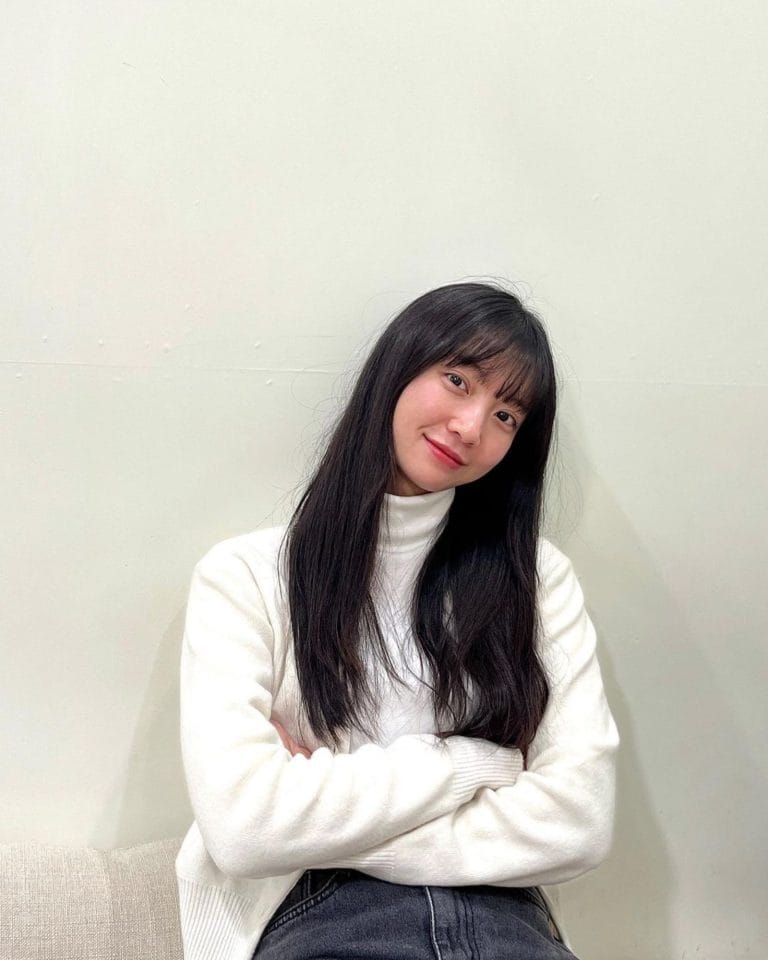 OH MY GIRL Members Profile, Ages, Heights & (Updated Facts!)
