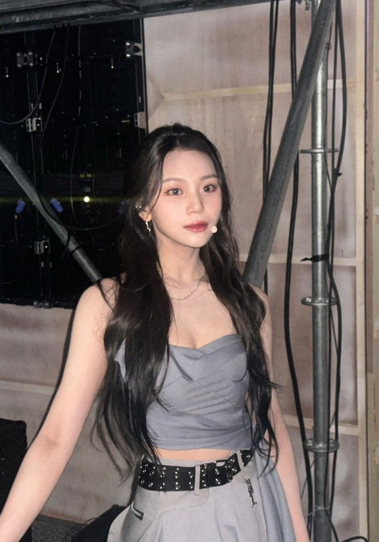 Umji (VIVIZ) Profile, Age, Birthday, Height, & Facts