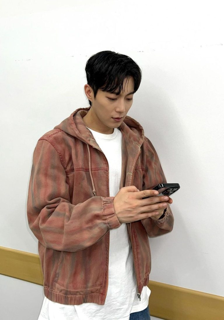 Yoon Dujun (HIGHLIGHT) Profile, Age, (Updated Facts!)