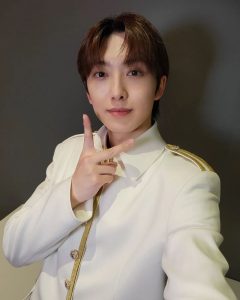 &TEAM Members Profile, Ages, Heights, & (Updated Facts!)