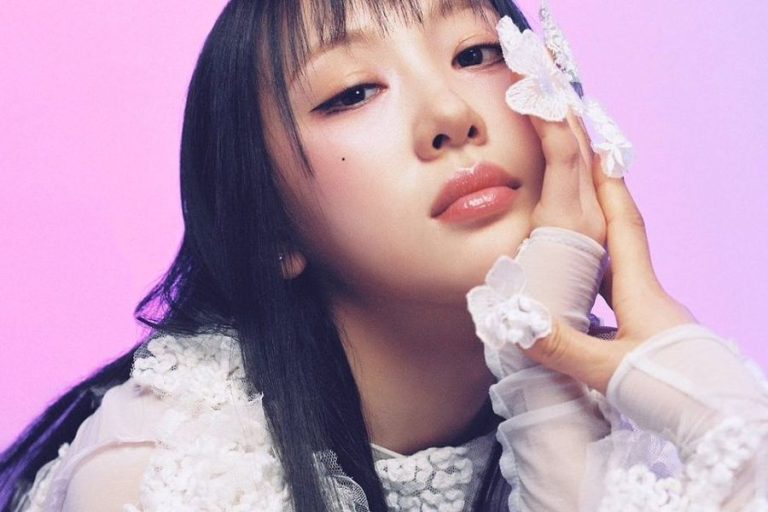 Yves (LOONA) Profile, Age, Birthday, Height, & Facts