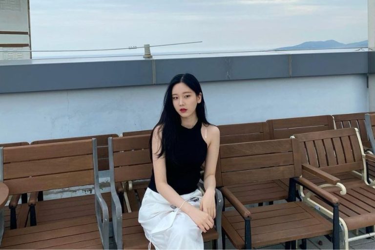 Nayun (MOMOLAND) Profile, Age, Birthday, Height, & Facts