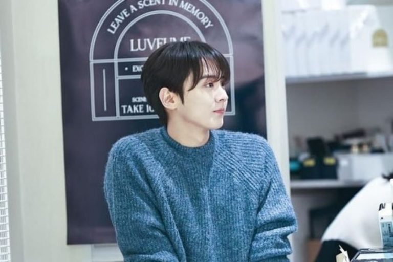 WOOZI (SEVENTEEN) Profile, Age, Birthday, Height & Facts