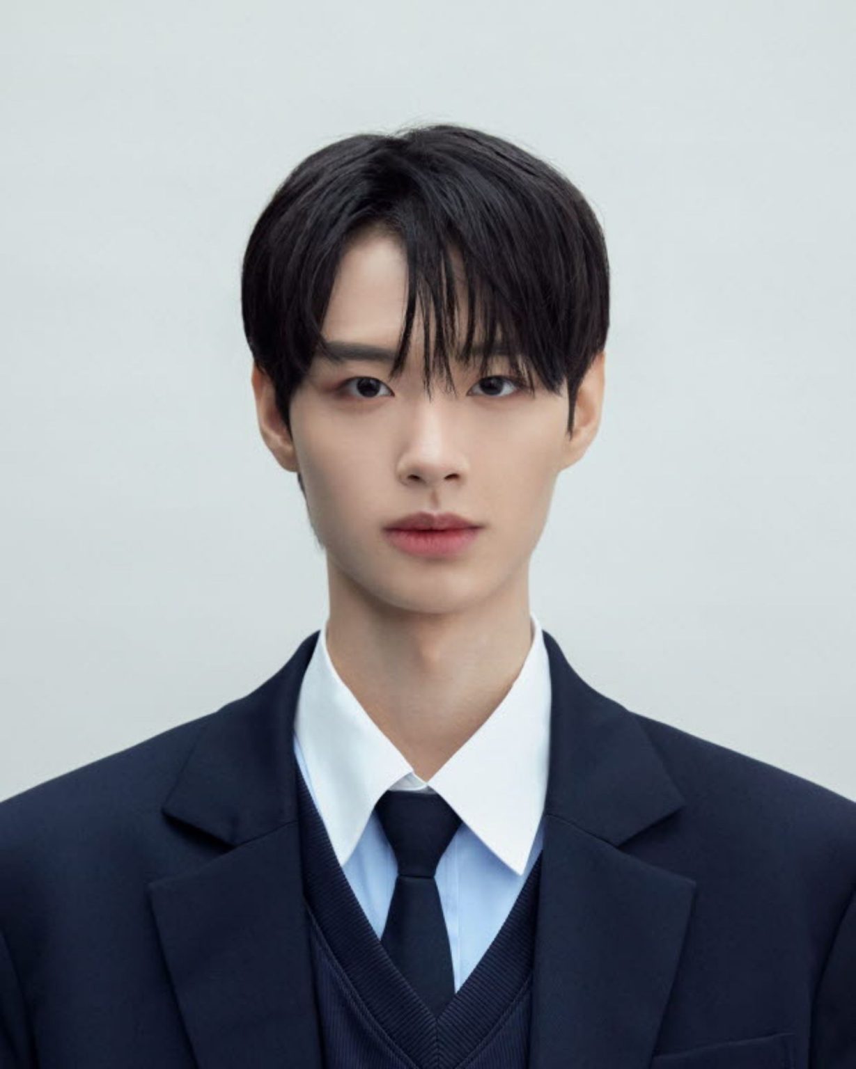 CLOSE YOUR EYES Members Profile, Ages, & (Updated Facts!)