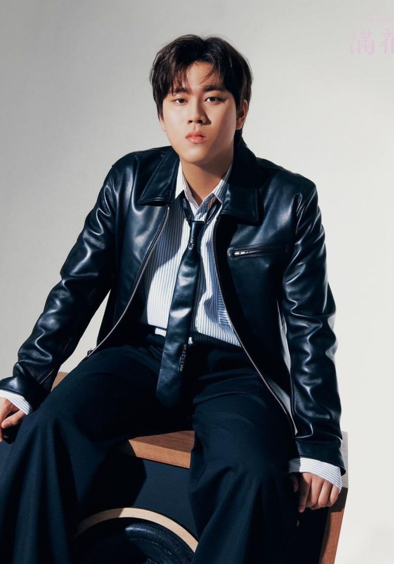 Lee Mujin Profile, Age, Birthday, Height, & (Updated Facts!)
